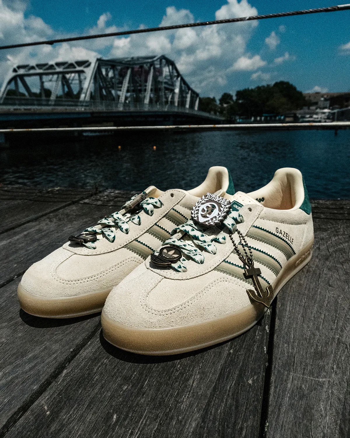 A Sneaker Junkies Serve Uma Sopa Ao Lado Da adidas | SneakersBR ...